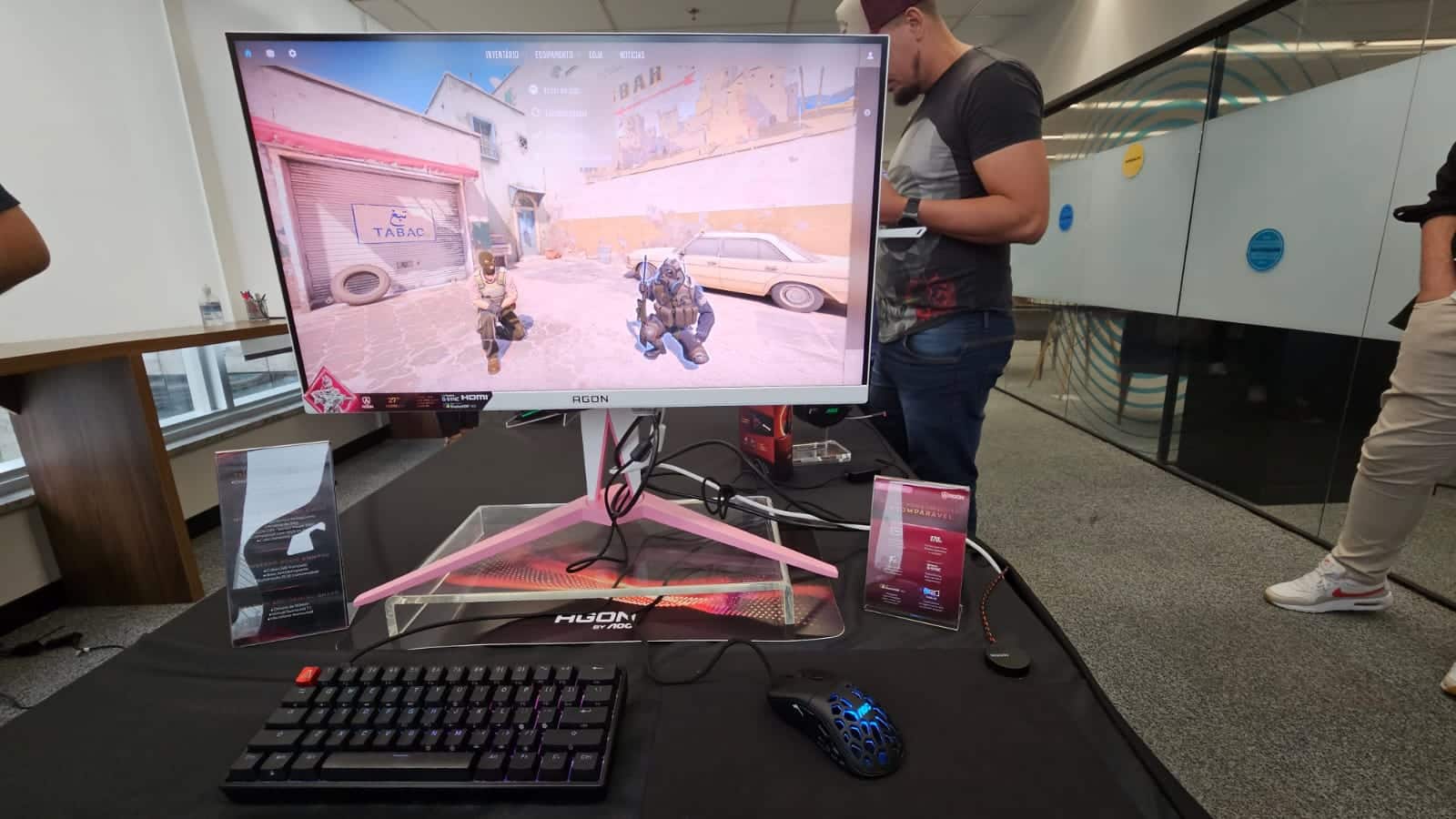 AOC lança no Brasil novos headsets, teclados e outros periféricos gamers